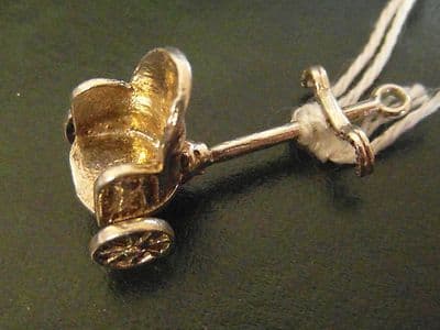 75A SOLID SILVER ROMAN CHARIOT CHARM/PENDANT WITH SPINNING WHEELS