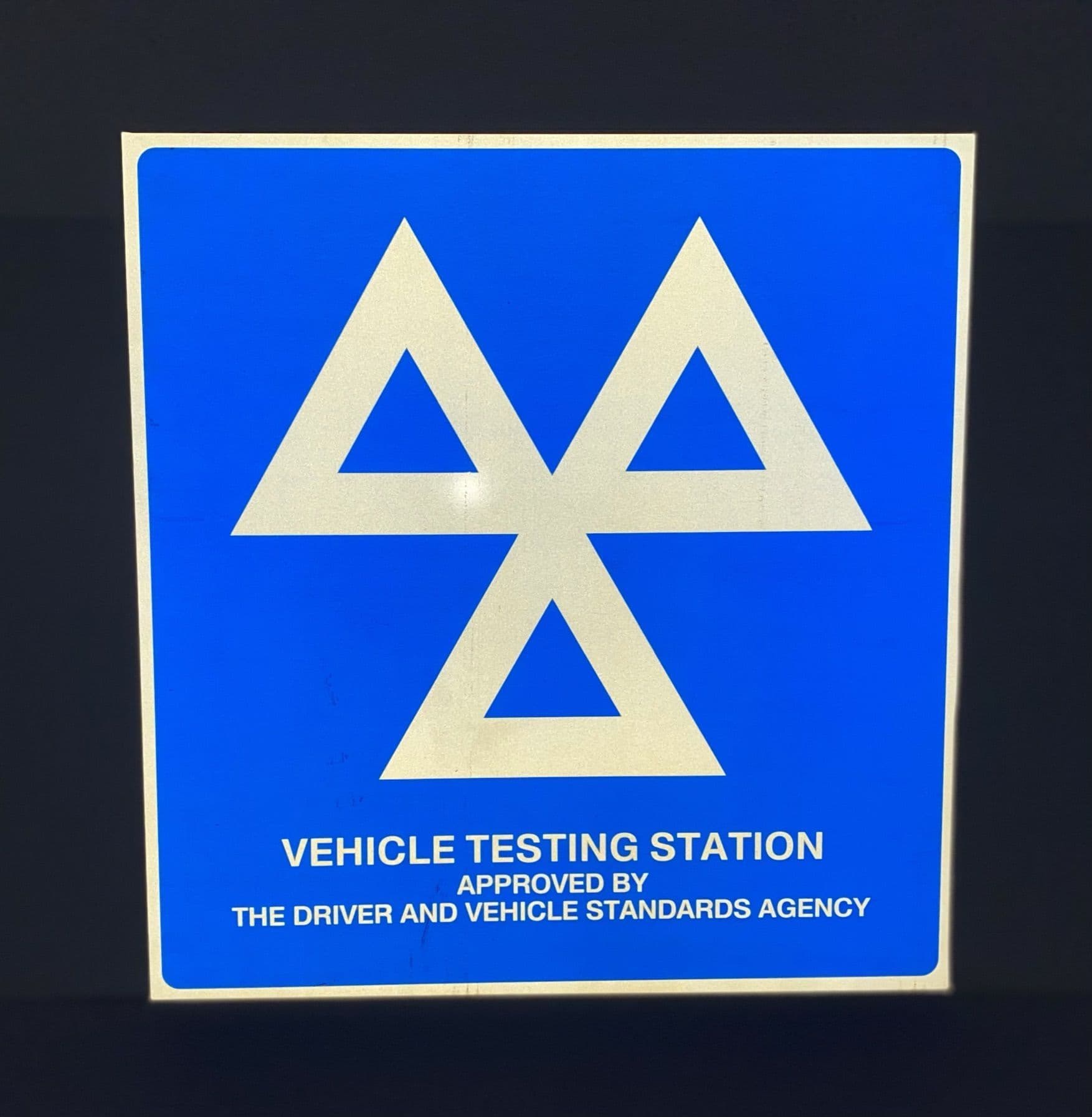 1a - H/duty reflective 3 triangle MOT sign