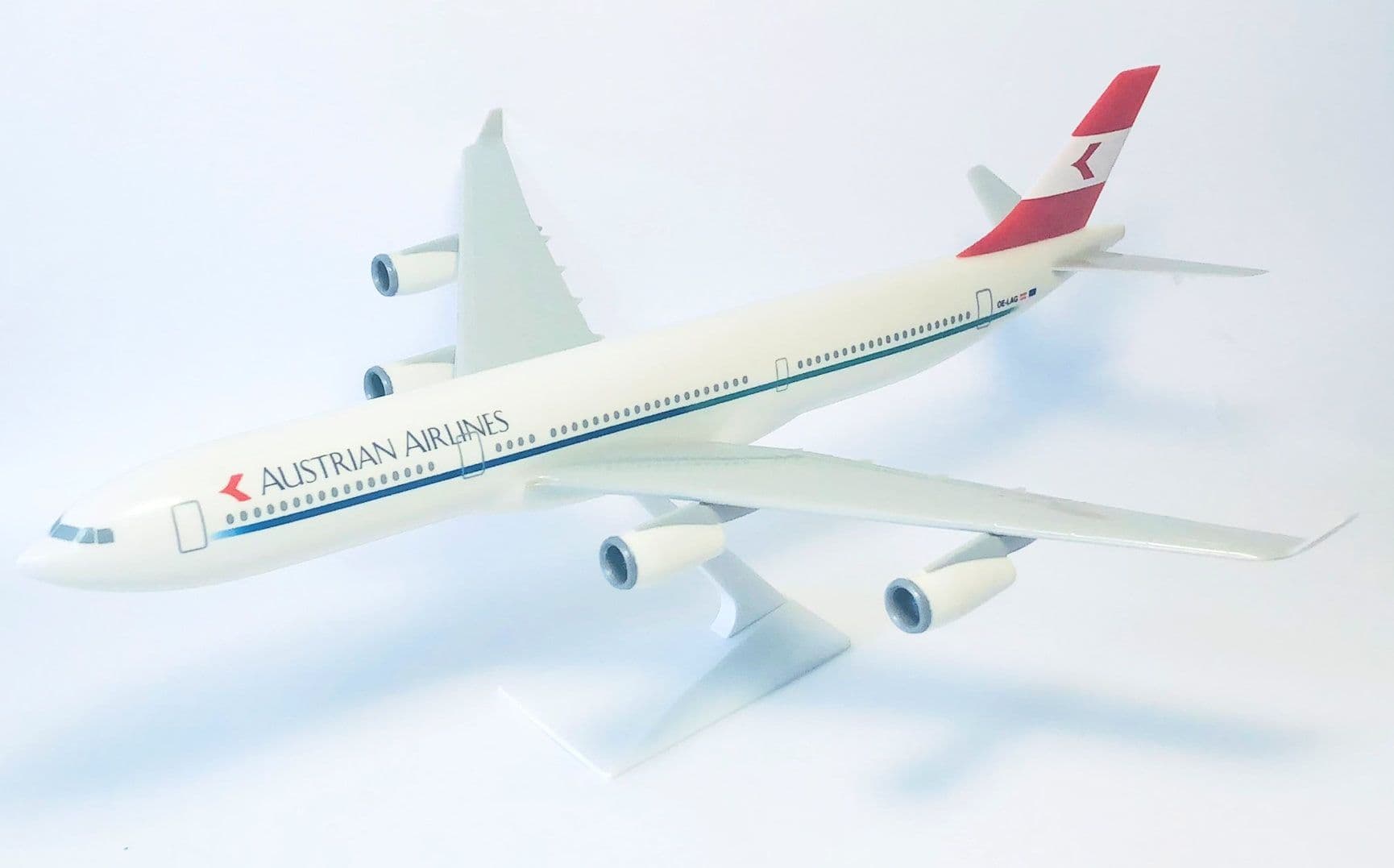 Airbus A340-300 Austrian Airlines Flight Miniatures Collectors Model ...
