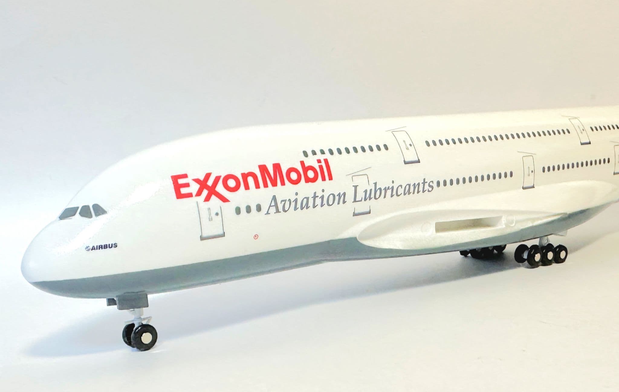 Airbus A380 Shell Aviation Lubricants Risesoon Collectors Model Scale 1 200