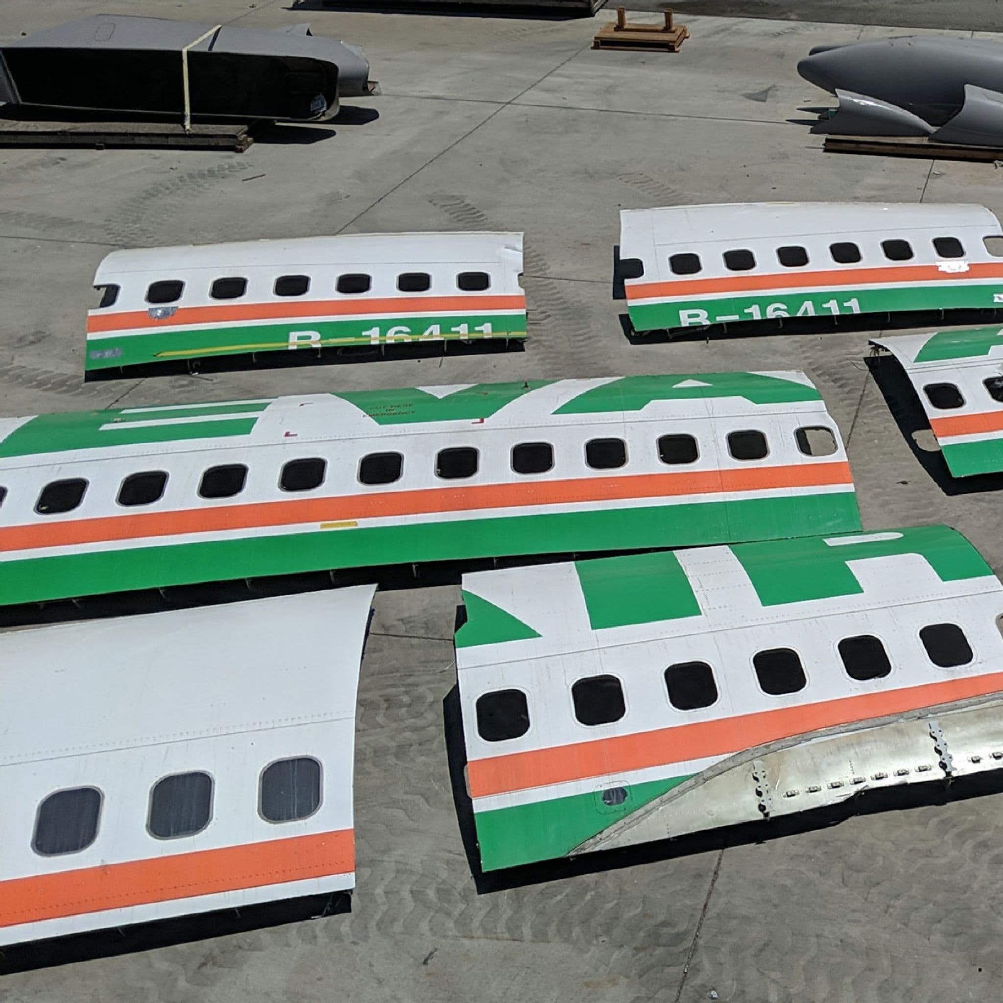 Aviationtag EVA Air Boeing 747-400 Genuine Aircraft Skin Tag B-16411 ...