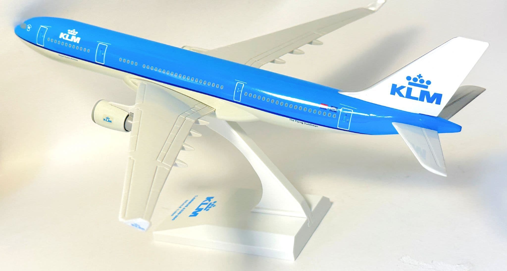 Boeing 747-200 Cargo B Airlines Belgium Snap Fit Collectors Model Scale ...