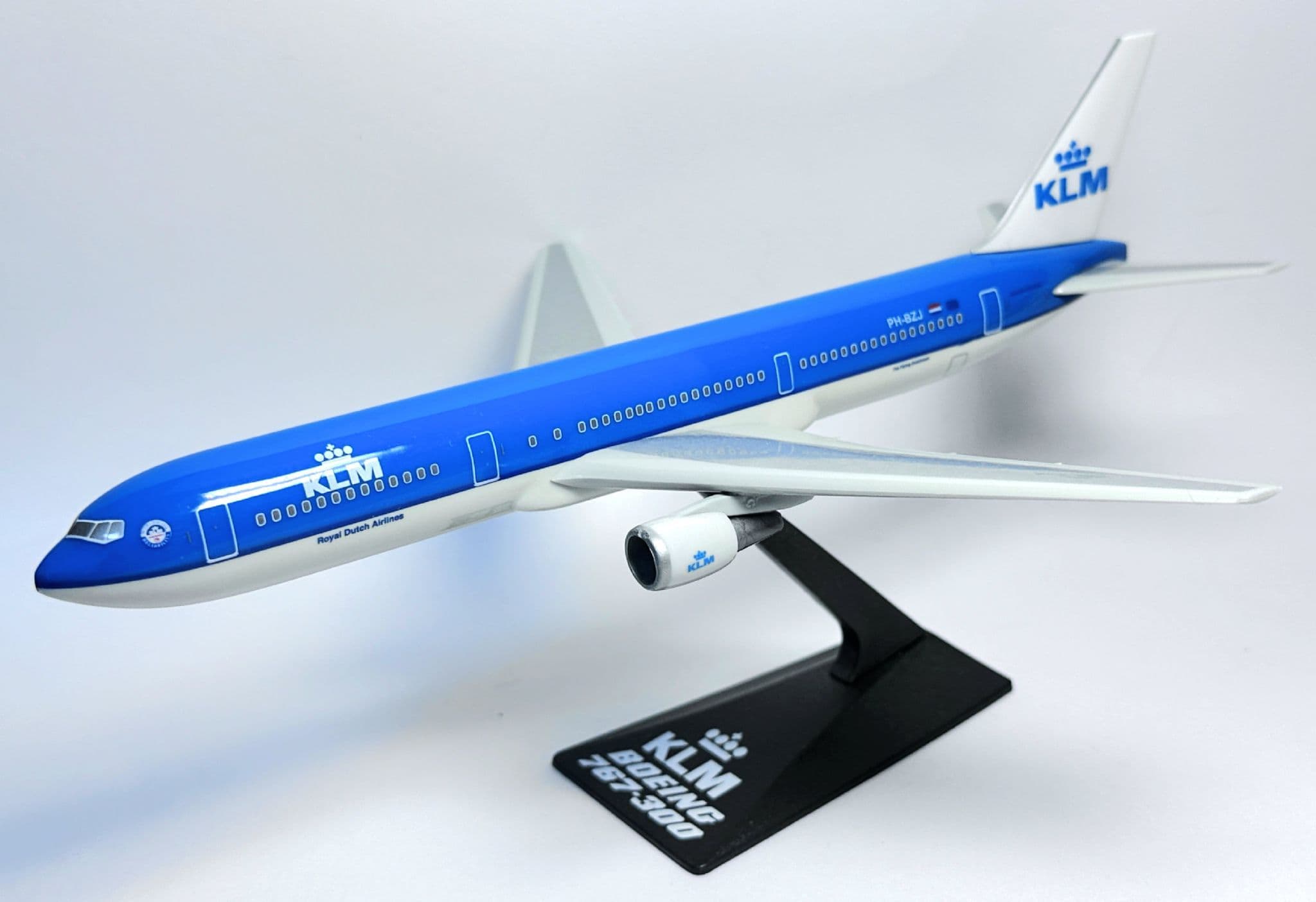 Boeing 767-300 KLM Royal Dutch Airlines Snap Fit Collectors Model Scale ...