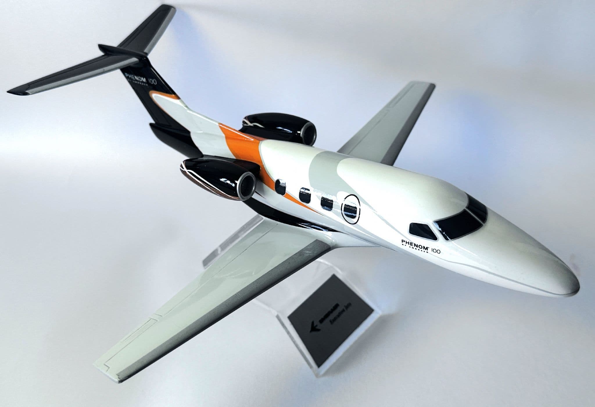 Embraer Phenom 100 House / Demo Livery Corporate Collectors Model Scale ...