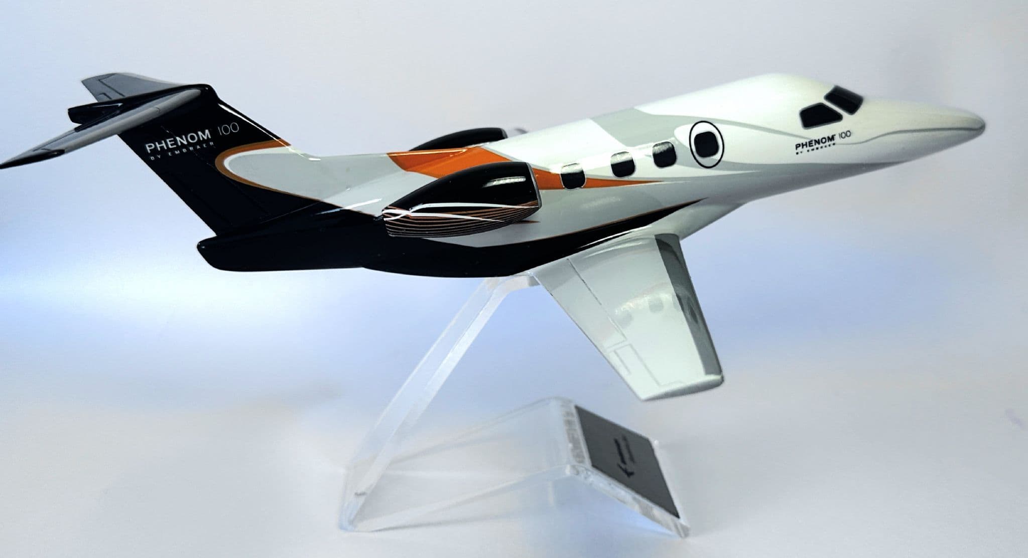 Embraer Phenom 100 House / Demo Livery Corporate Collectors Model Scale ...