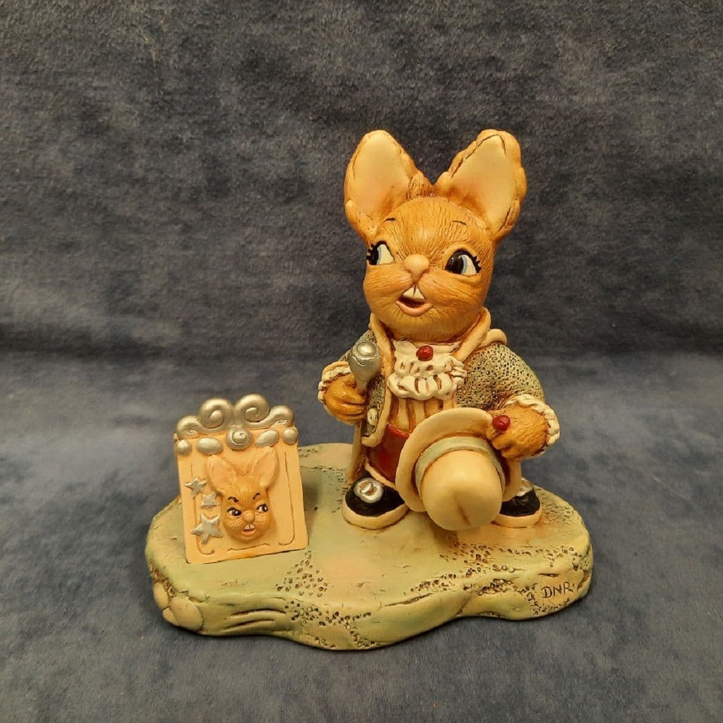 1999 Event PenDelfin Rabbit Figurine Gentlemen Jack