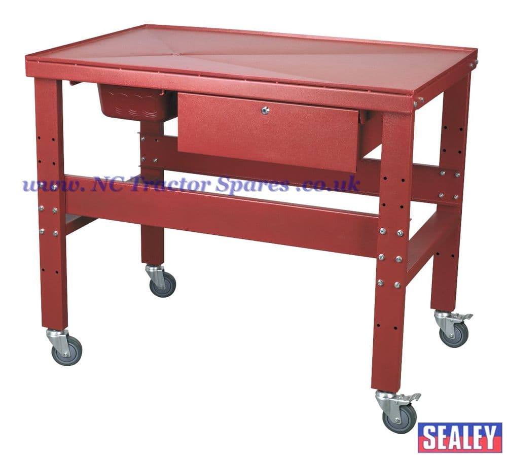 Mobile Workbench with Oil Drain