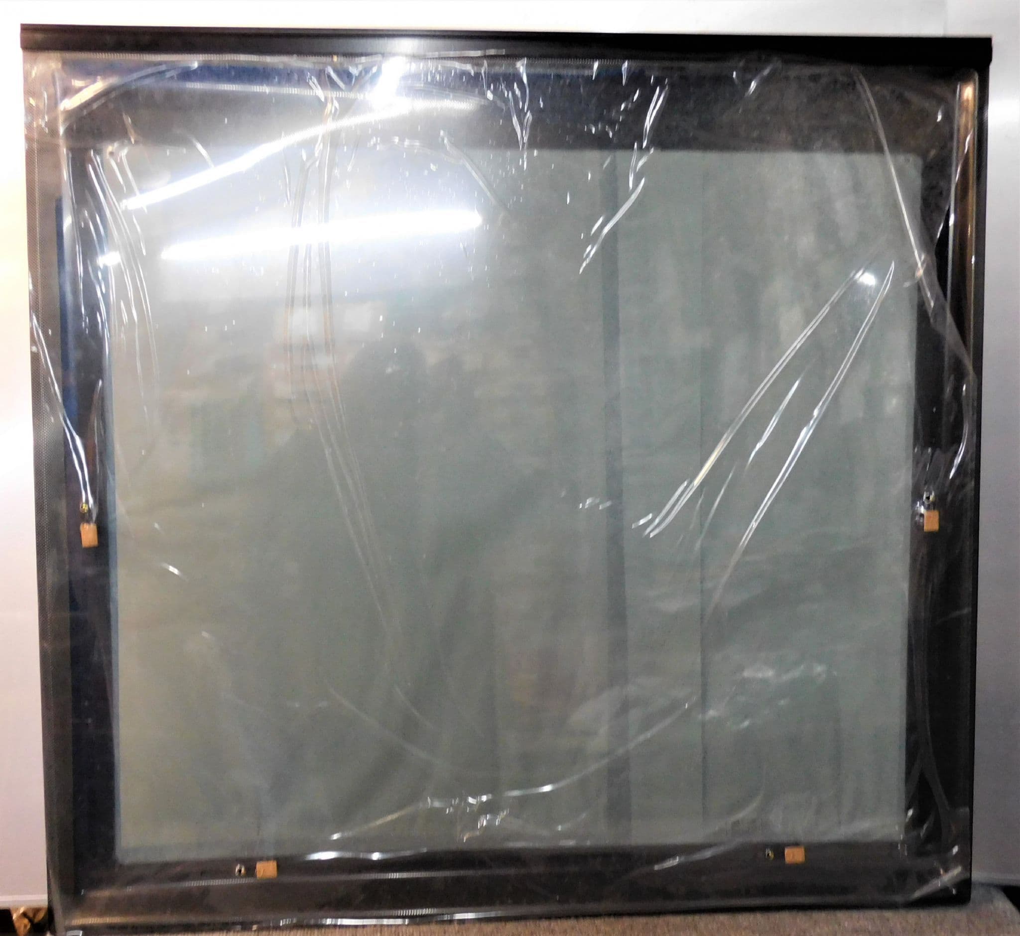 BUCCANEER Caravan front centre window