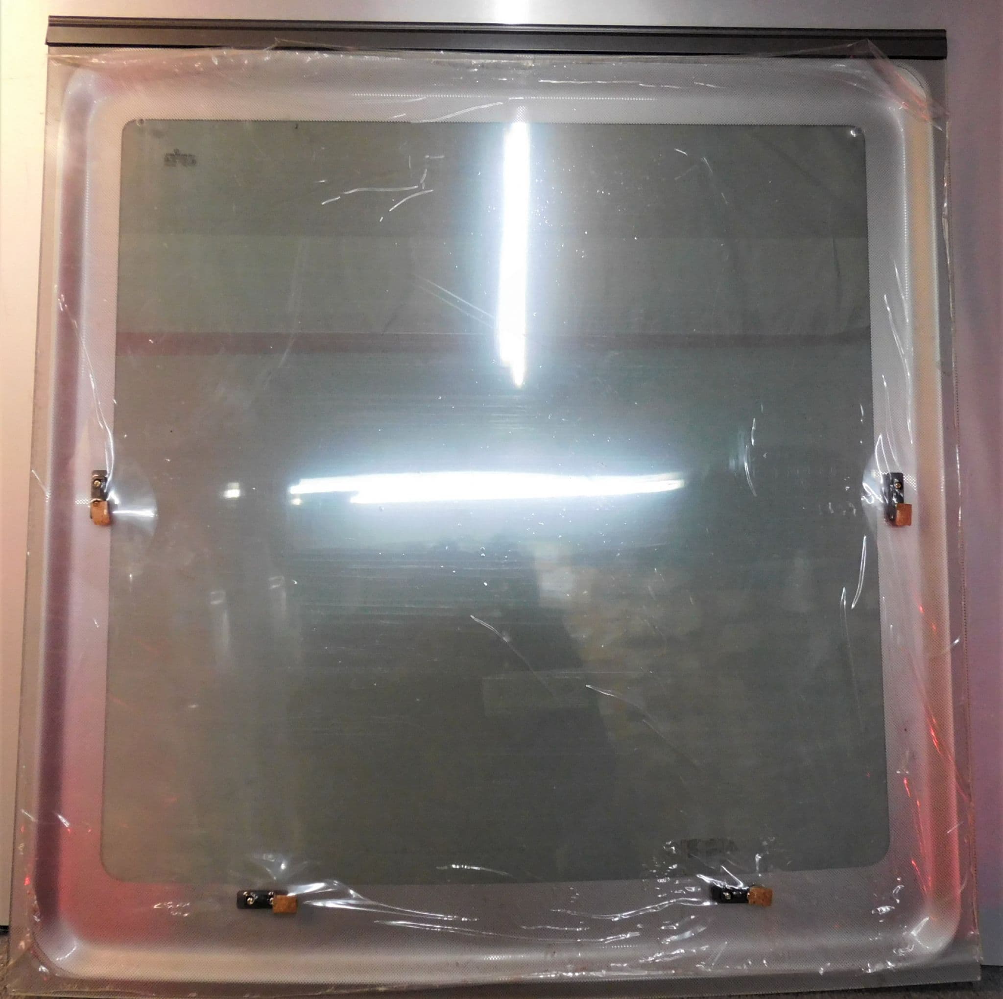 Caravan Front middle window CWF2/2