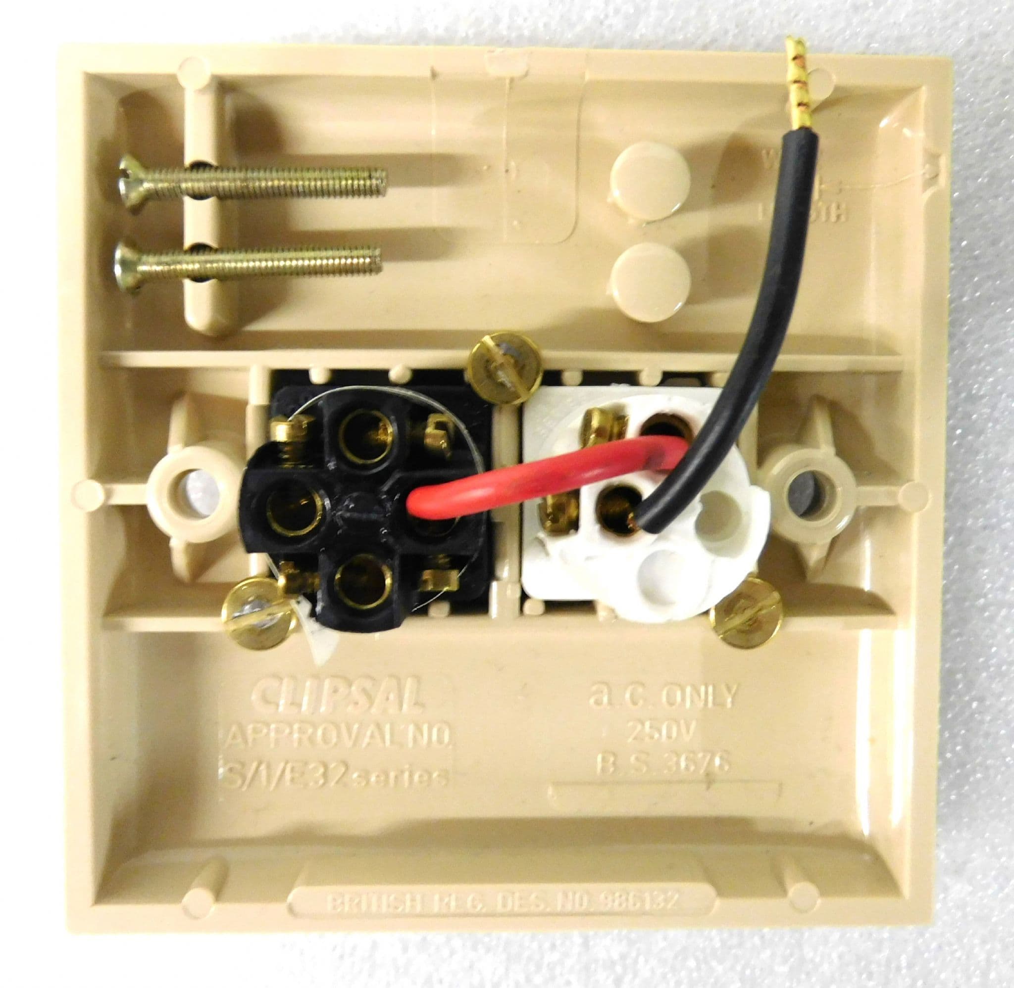 Clipsal caravan motorhome double pole neon switch