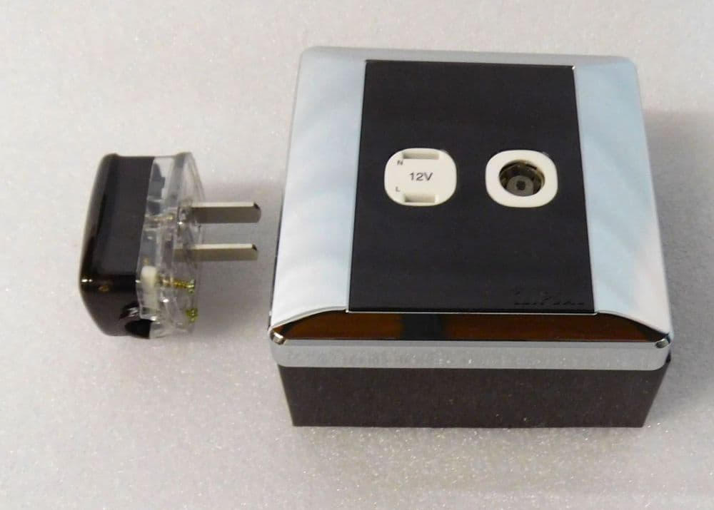 Clipsal Electrics 12v aerial & 2 pin socket brown with plug