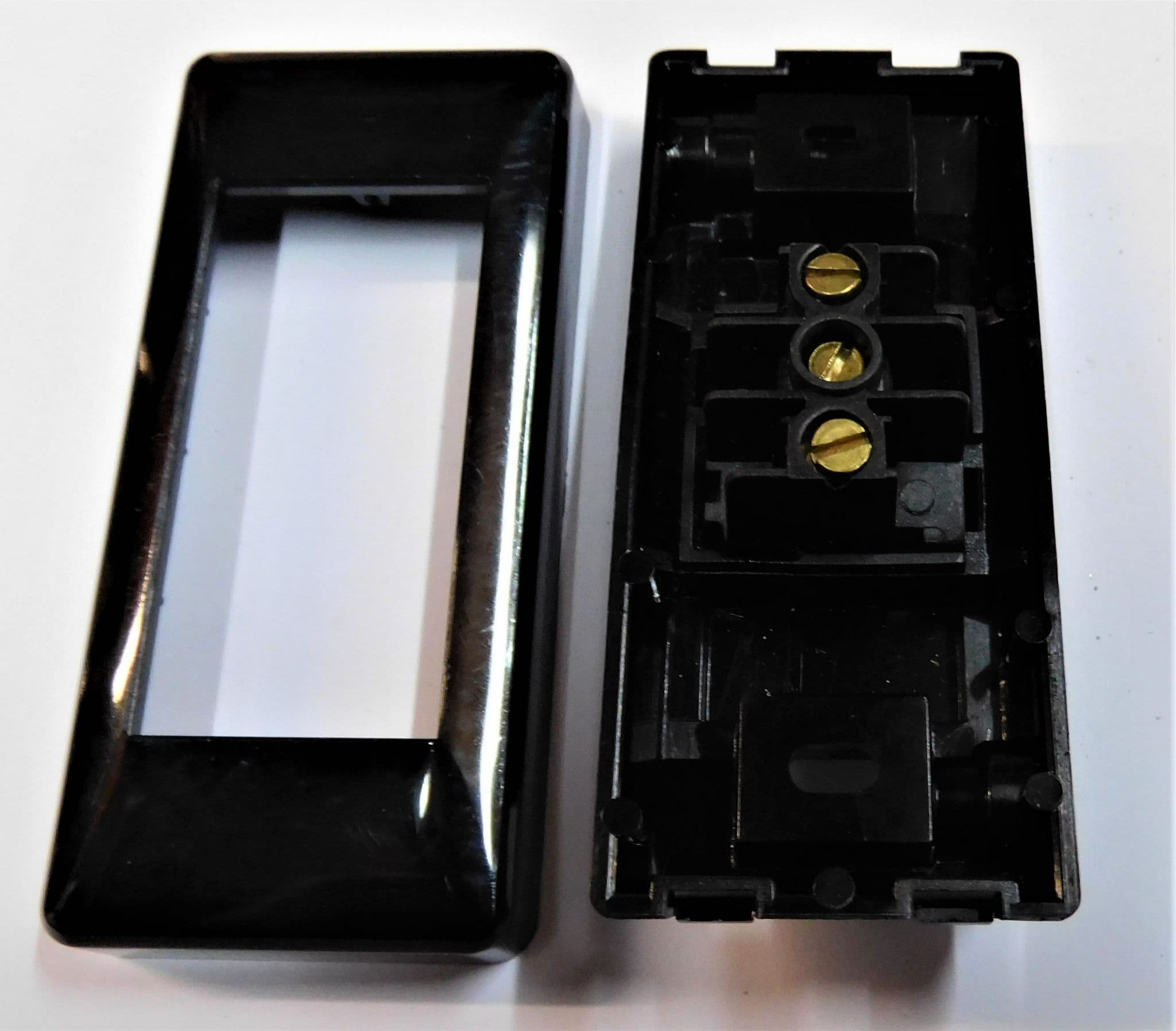 Clipsal Electrics 12v single architrave switch