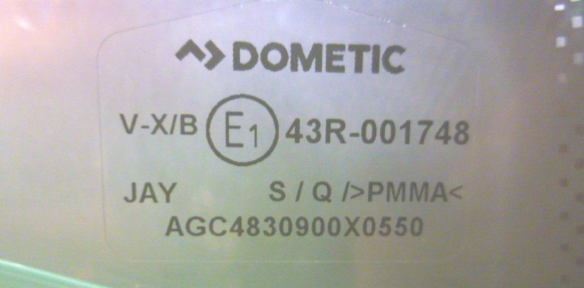 Dometic caravan/motorhome window 900x550