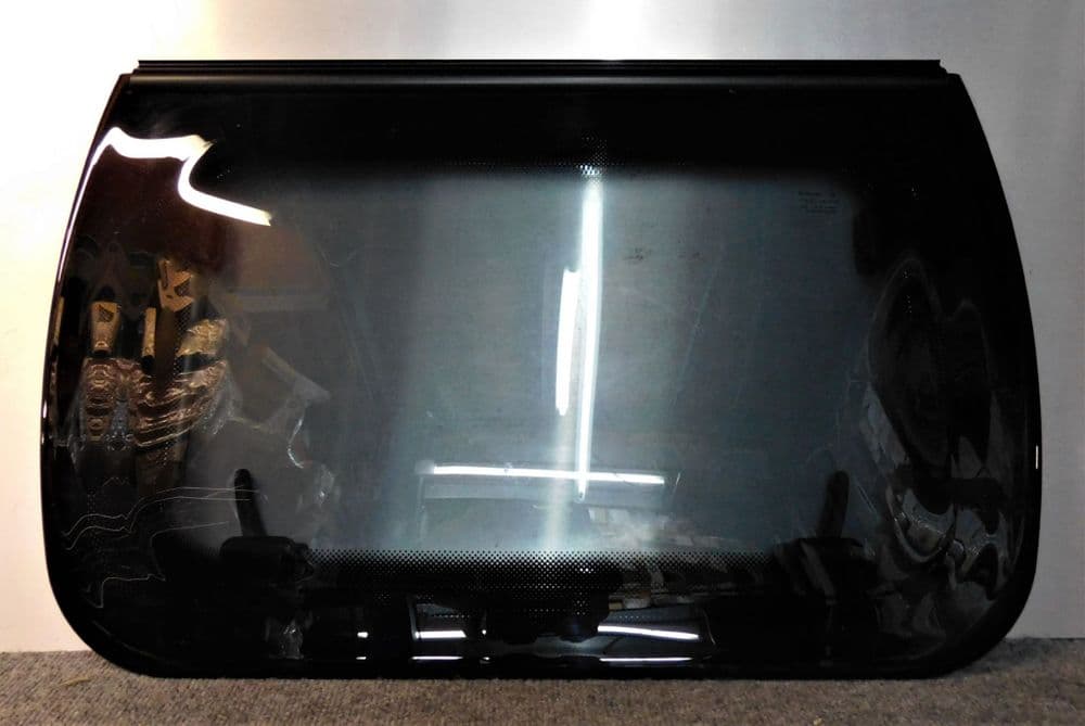 Dometic caravan window 570 X 350mm G2