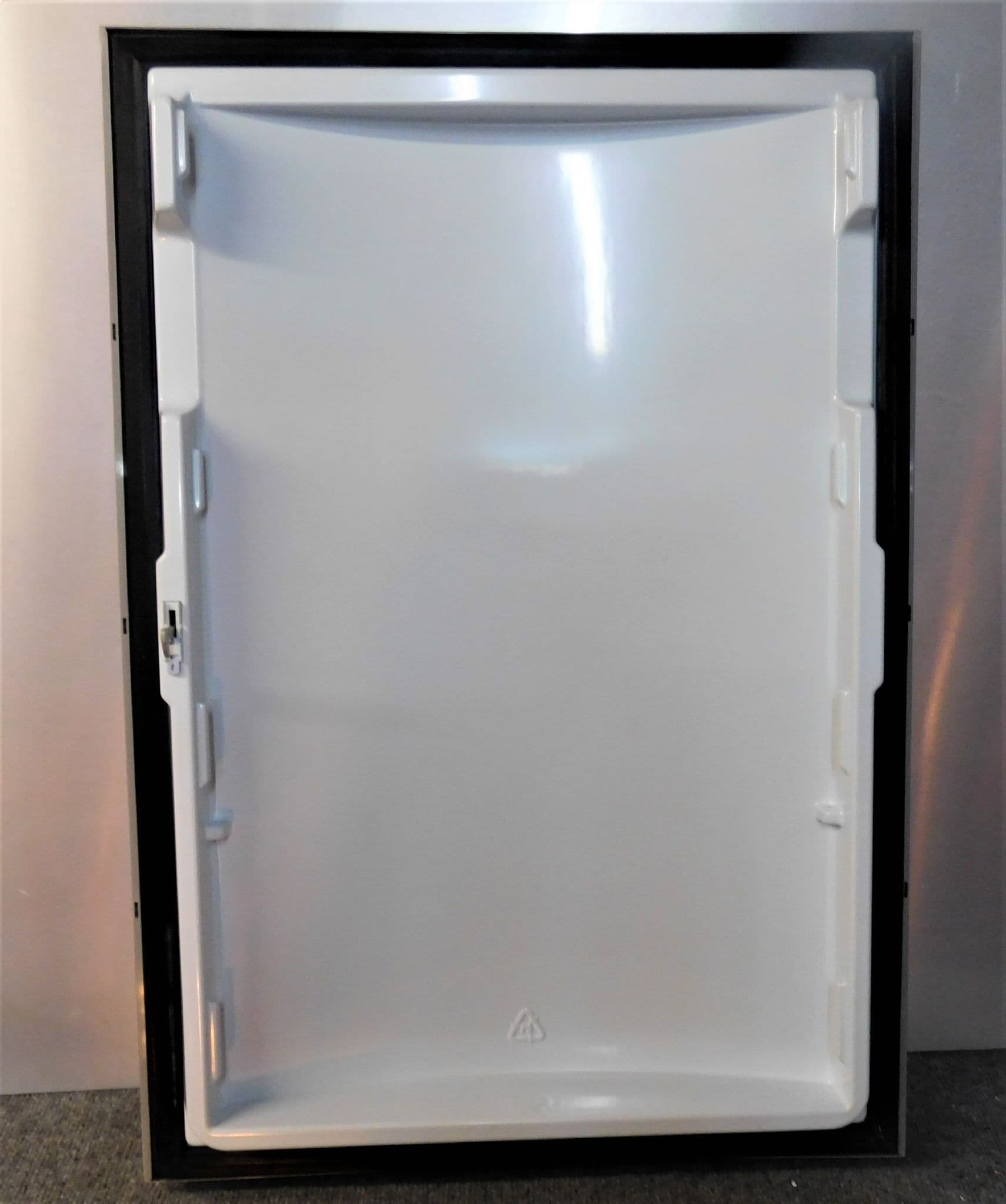 Dometic Electrolux RM 85 series replacement fridge door