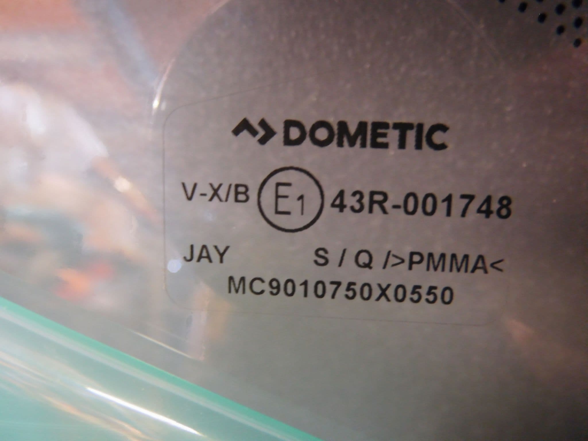 Dometic Seitz caravan motorhome window 750 x 550