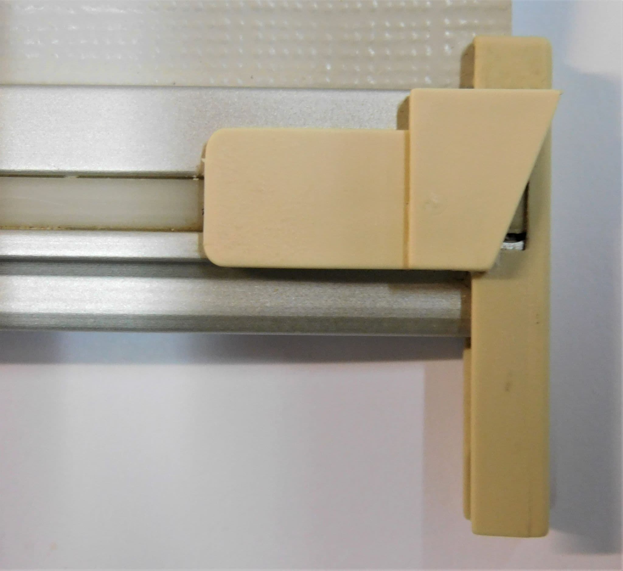 Dometic Seitz caravan motorhome window blind catch