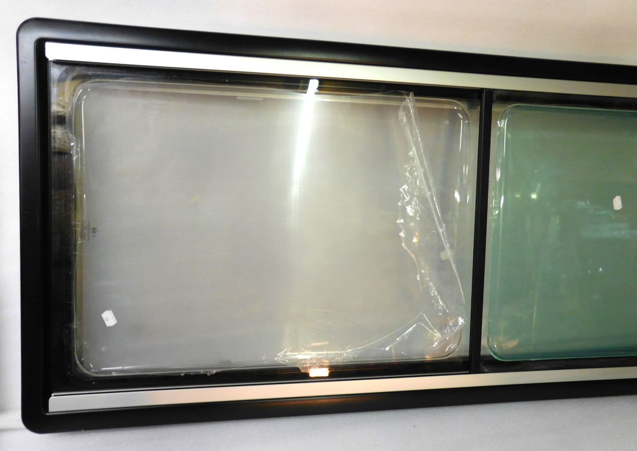 DOMETIC SEITZ GRADE 2 1450 x 600 sliding window