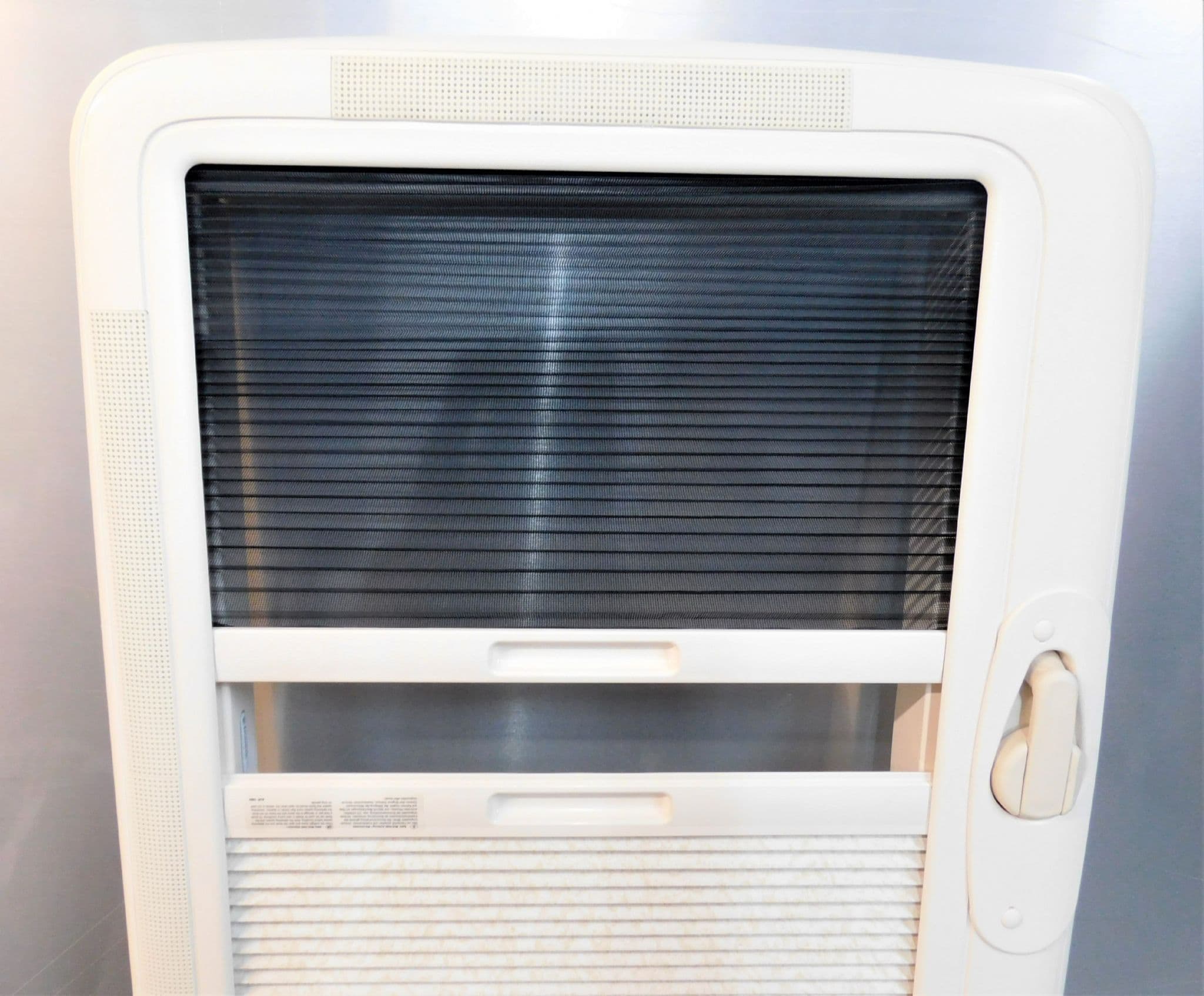 Dometic Seitz Midi Heki rooflight blind net frame WINDING