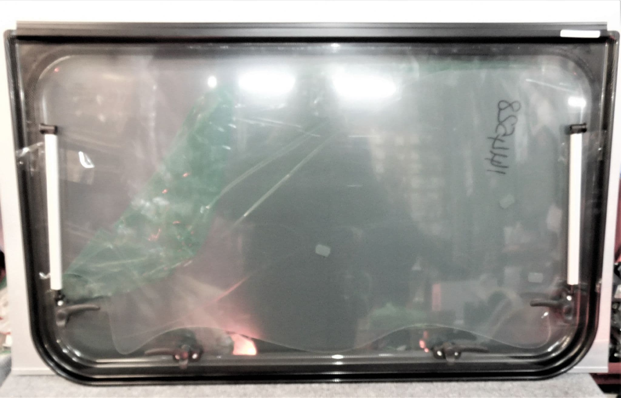 Dometic WINDOW MC6010900X0520 900 x 520