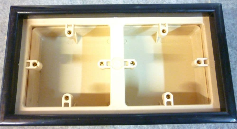 Double back box beige & black