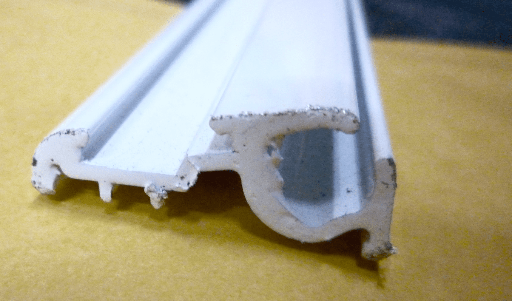 Fleetwood White Aluminium Awning Rail 35mm 2met