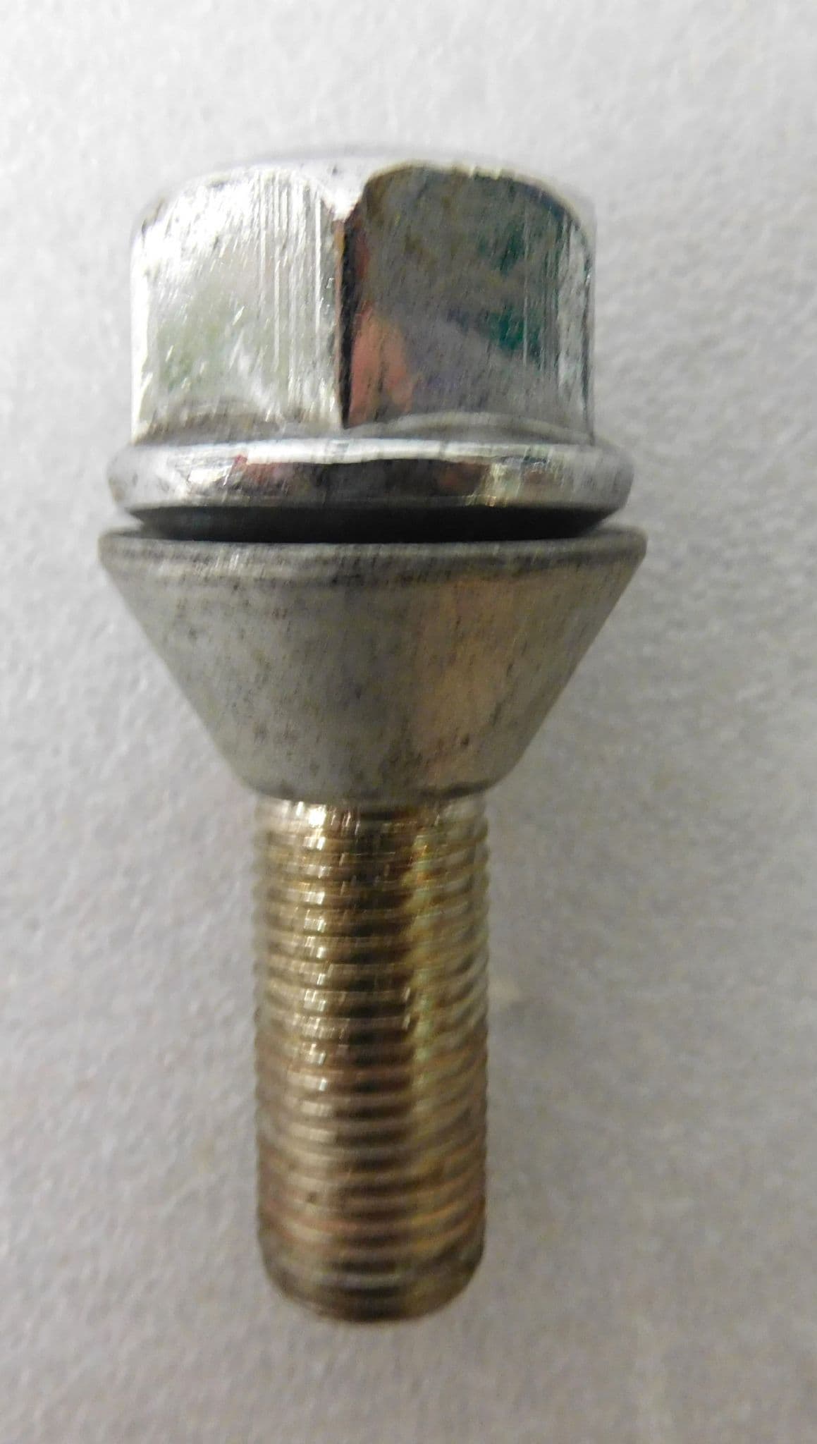 Large wheel locking bolt 65mm