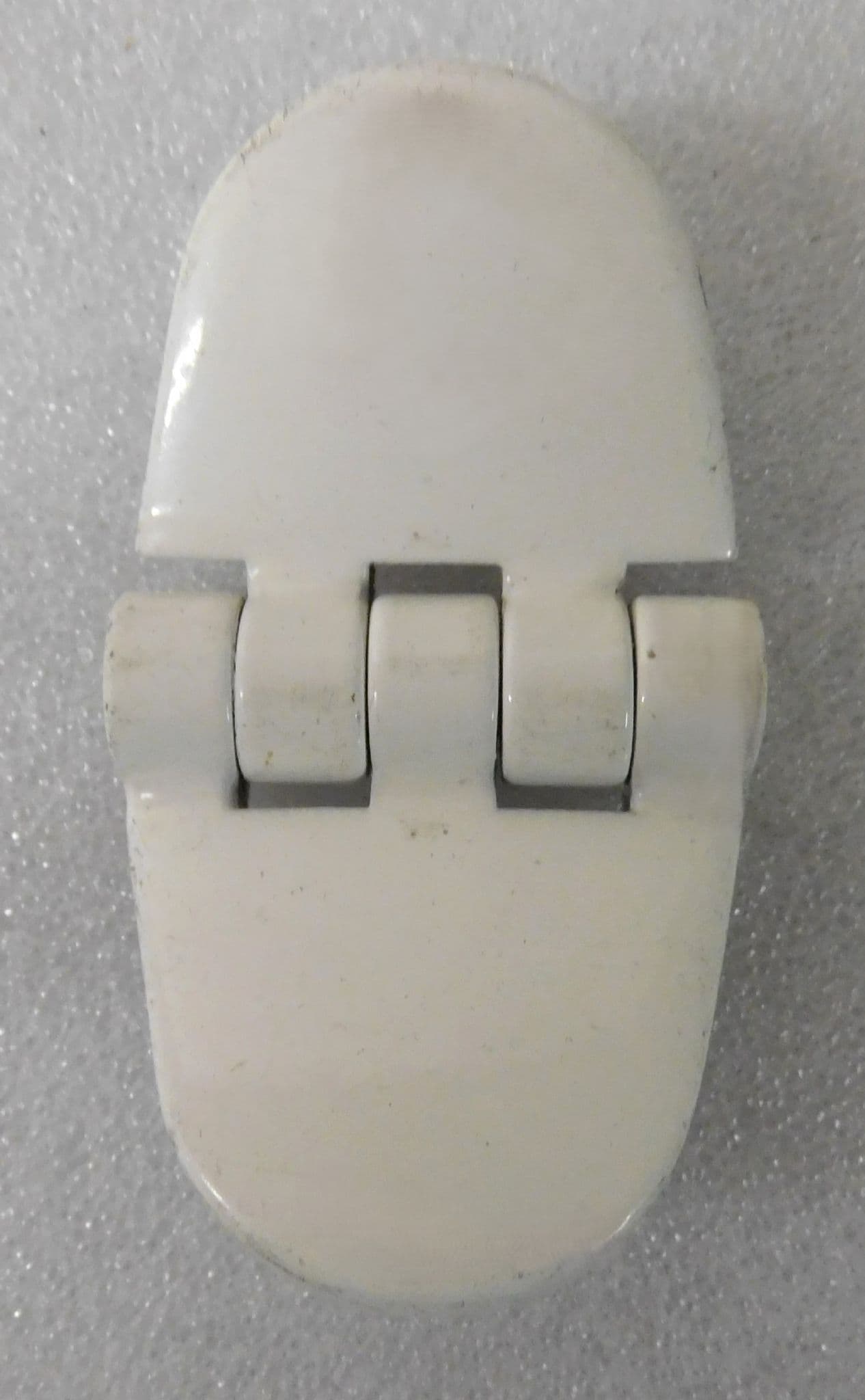 Locker door hinge OVAL white
