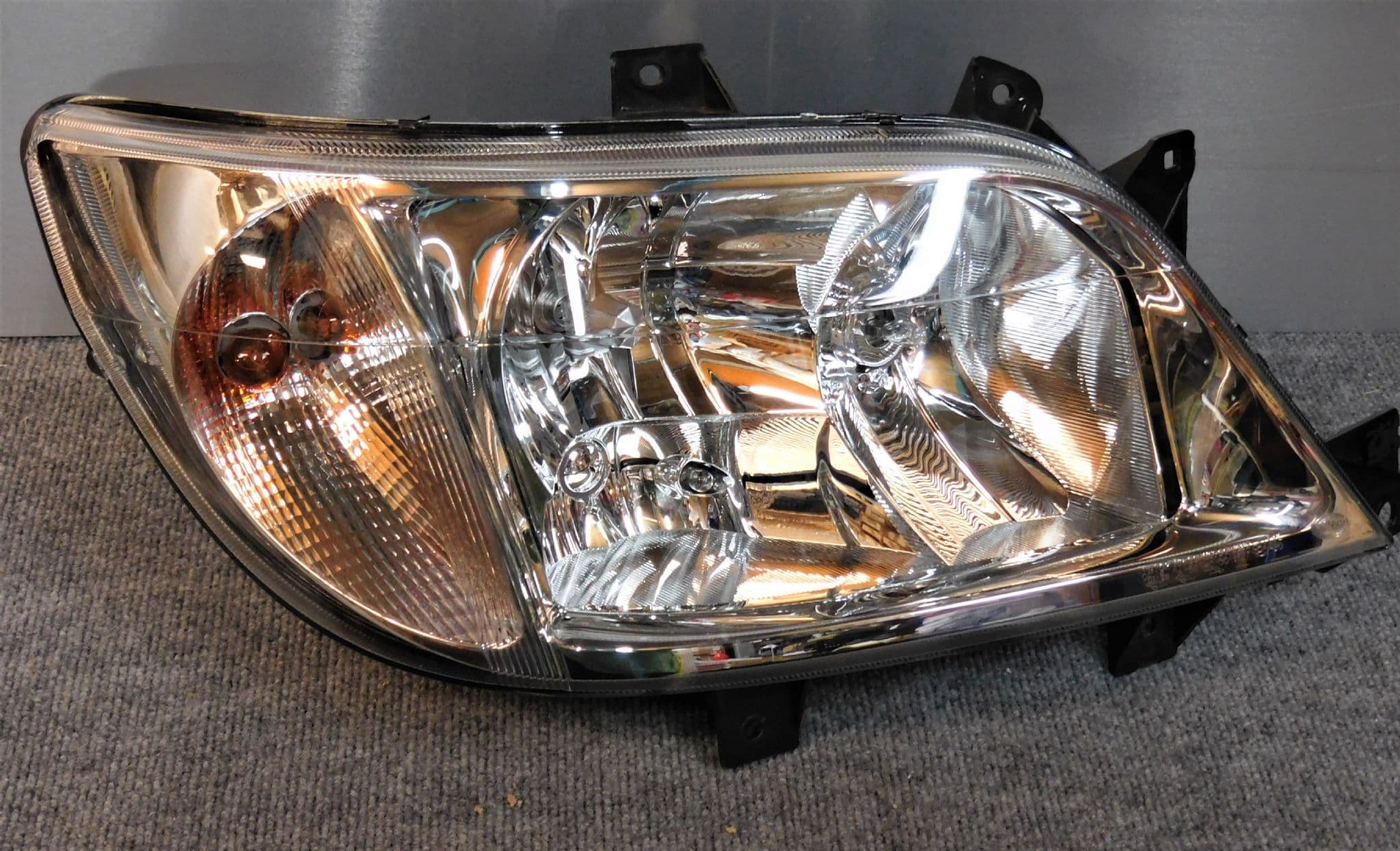 Mercedes Sprinter HELLA 2003-2006 Headlight headlamp