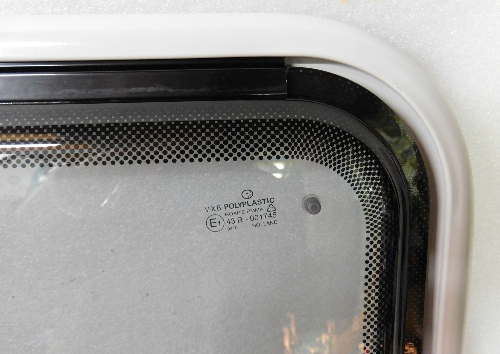 Motorhome caravan camper Polyplastic window Push open