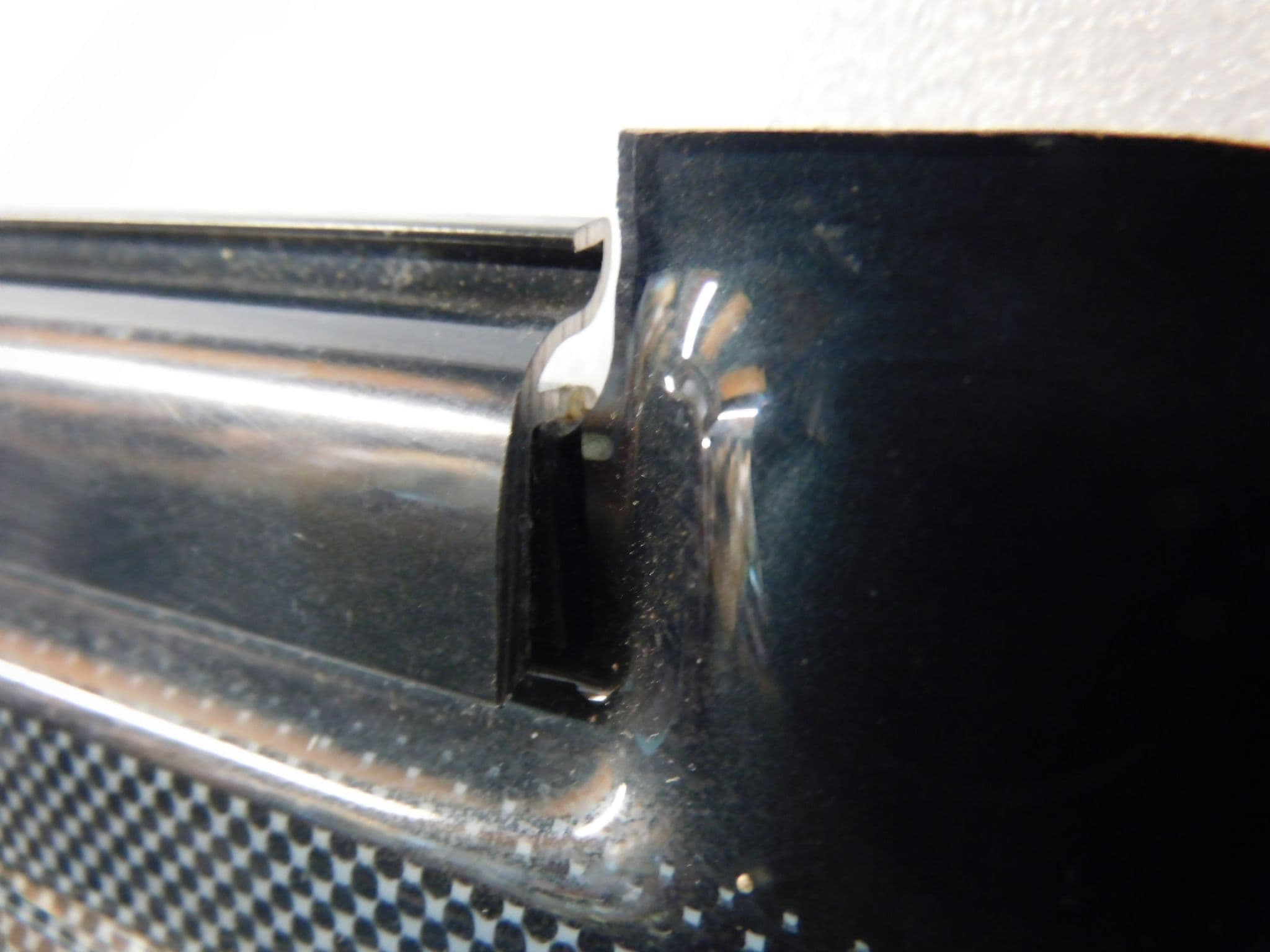 PARA PRESS Caravan window