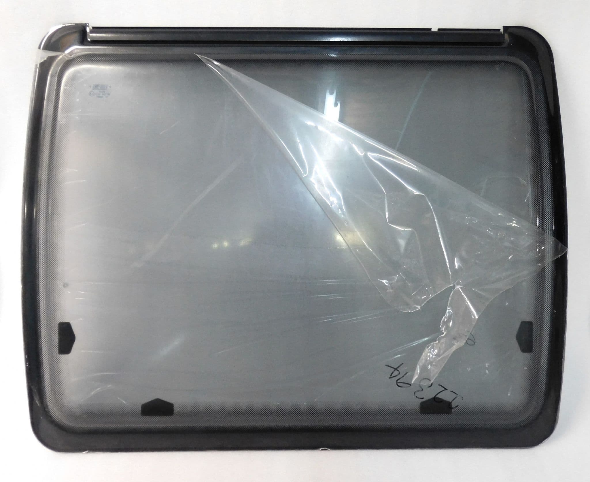 PARA PRESS Caravan window