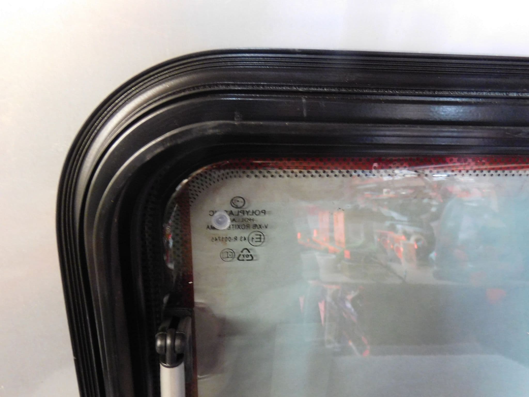 Polyplastic Motorhome push open window