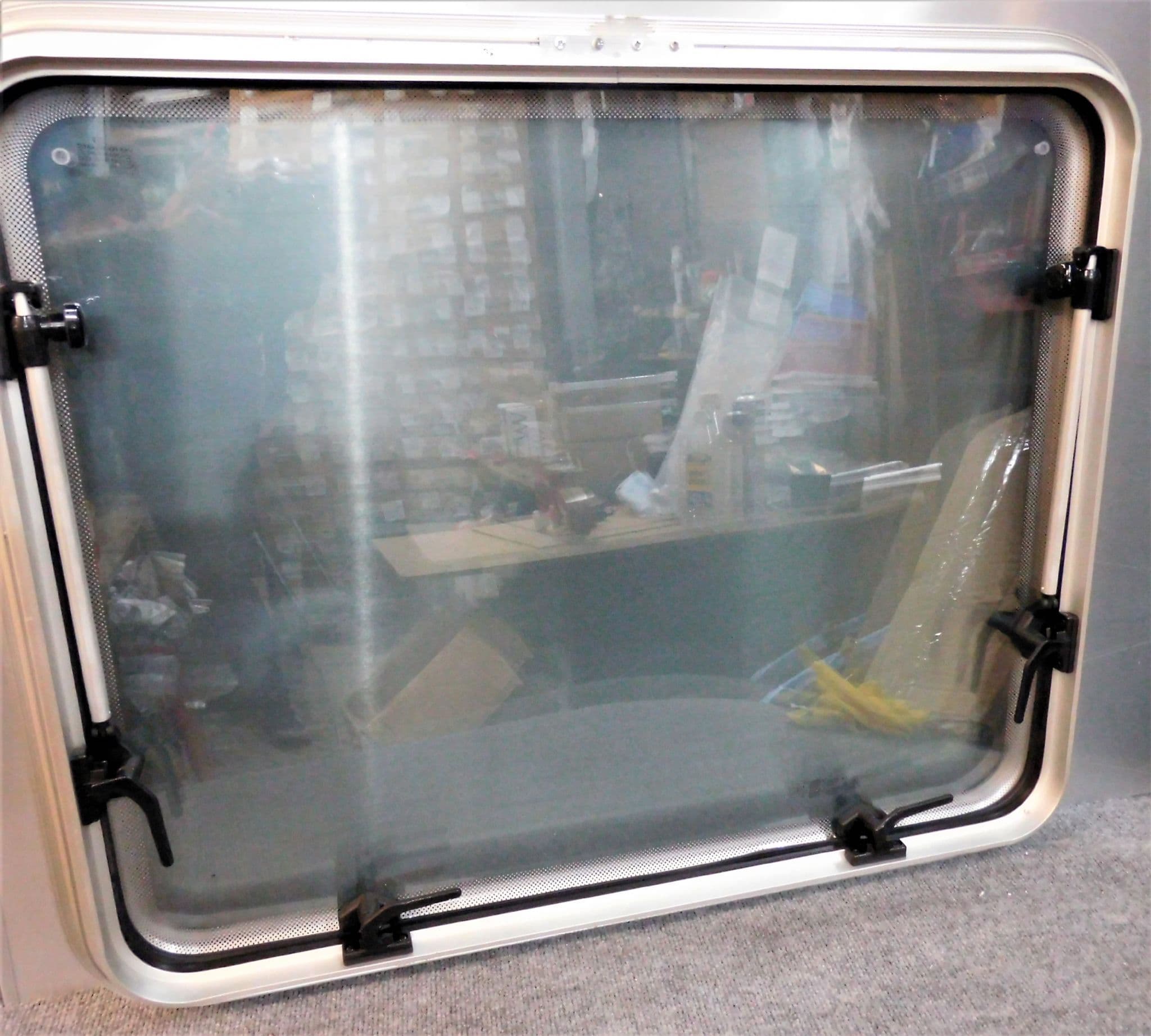 Polyvision polyplastic Caravan front window 835x683mm