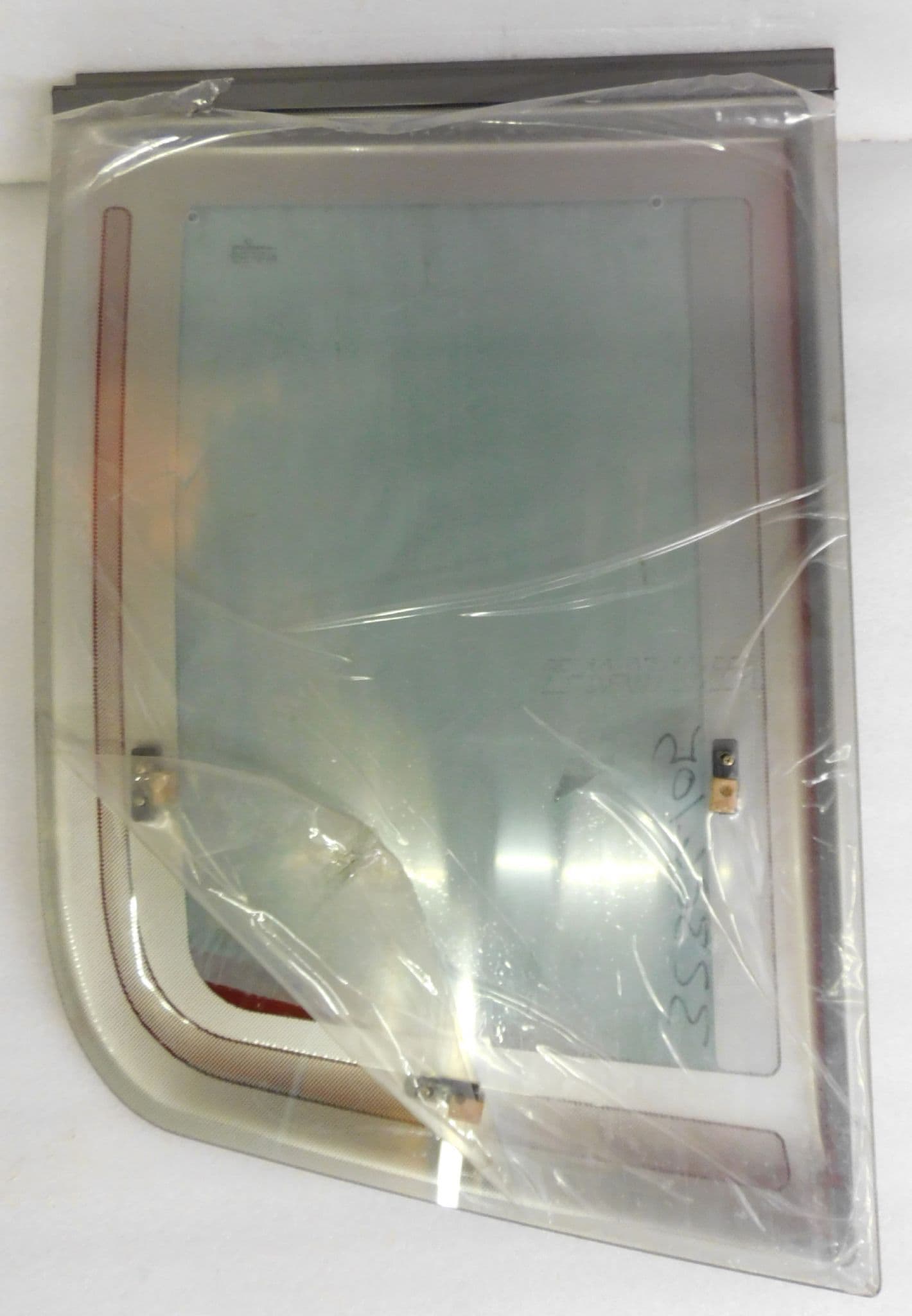 Right hand Polyplastic caravan front window