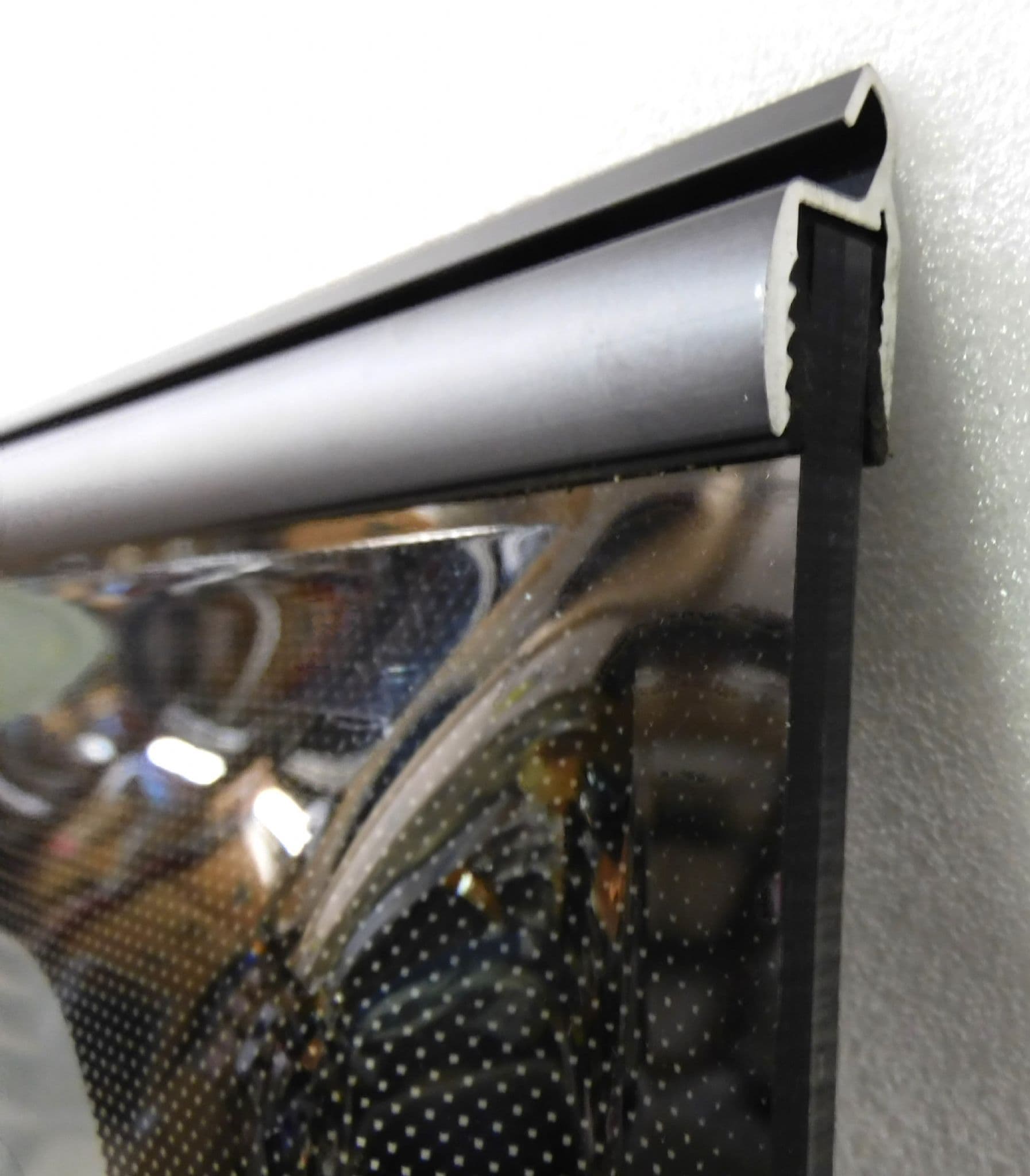 SWIFT Caravan front LEFT hand window