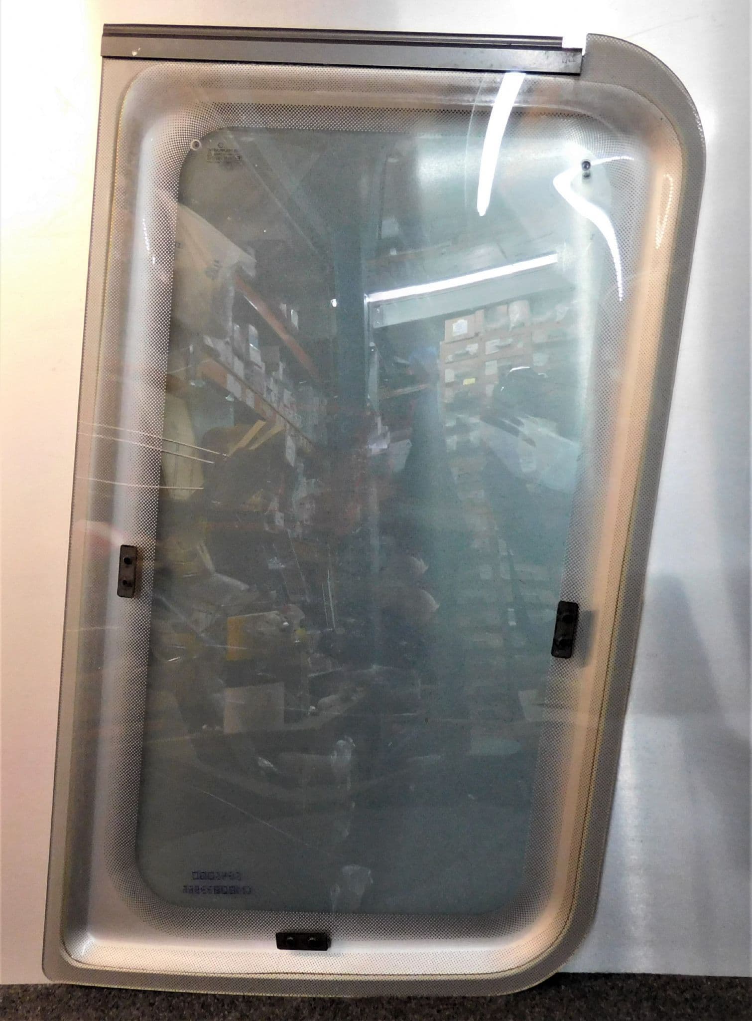 SWIFT caravan front side window L/H