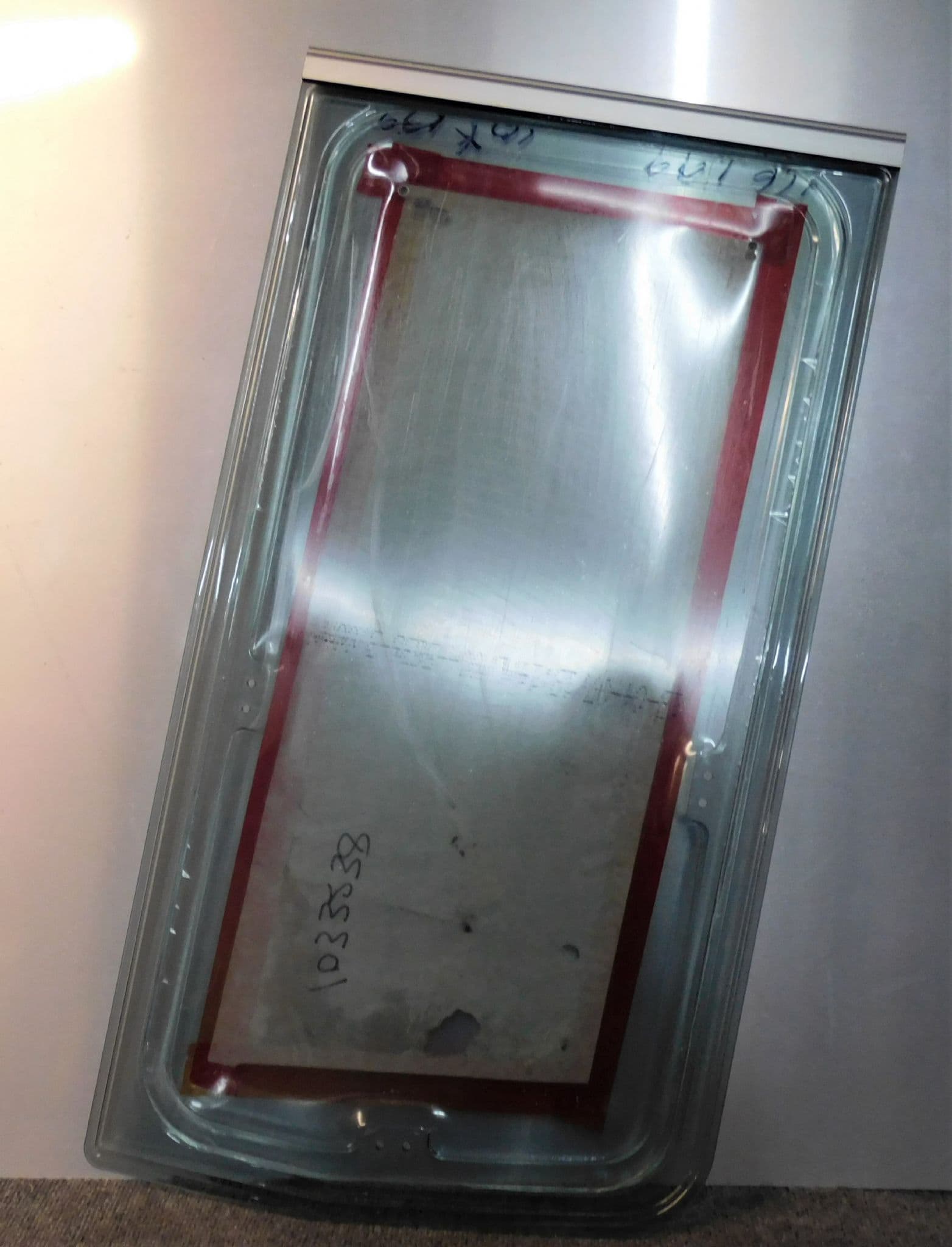 Swift Caravan front side window offset LEFT HAND