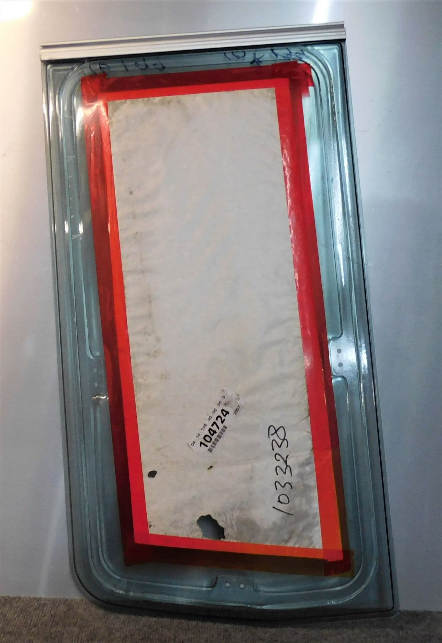 Swift Caravan front side window offset LEFT HAND