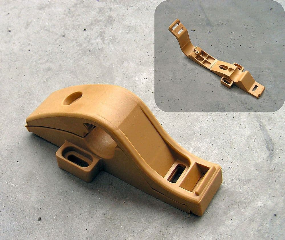 Swift plastic cupboard hinge