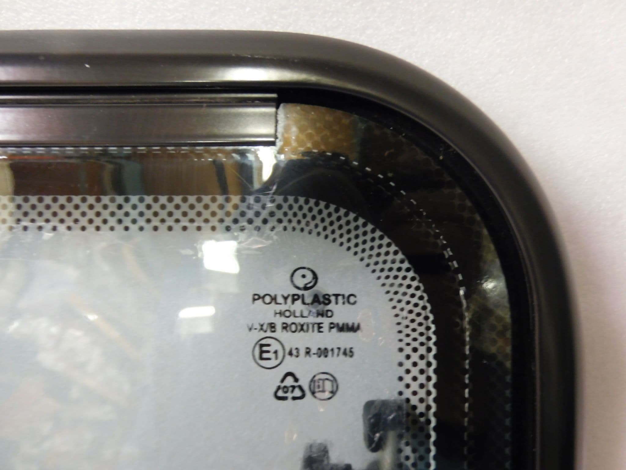 SWIFT polyplastic motorhome window 900 x 550