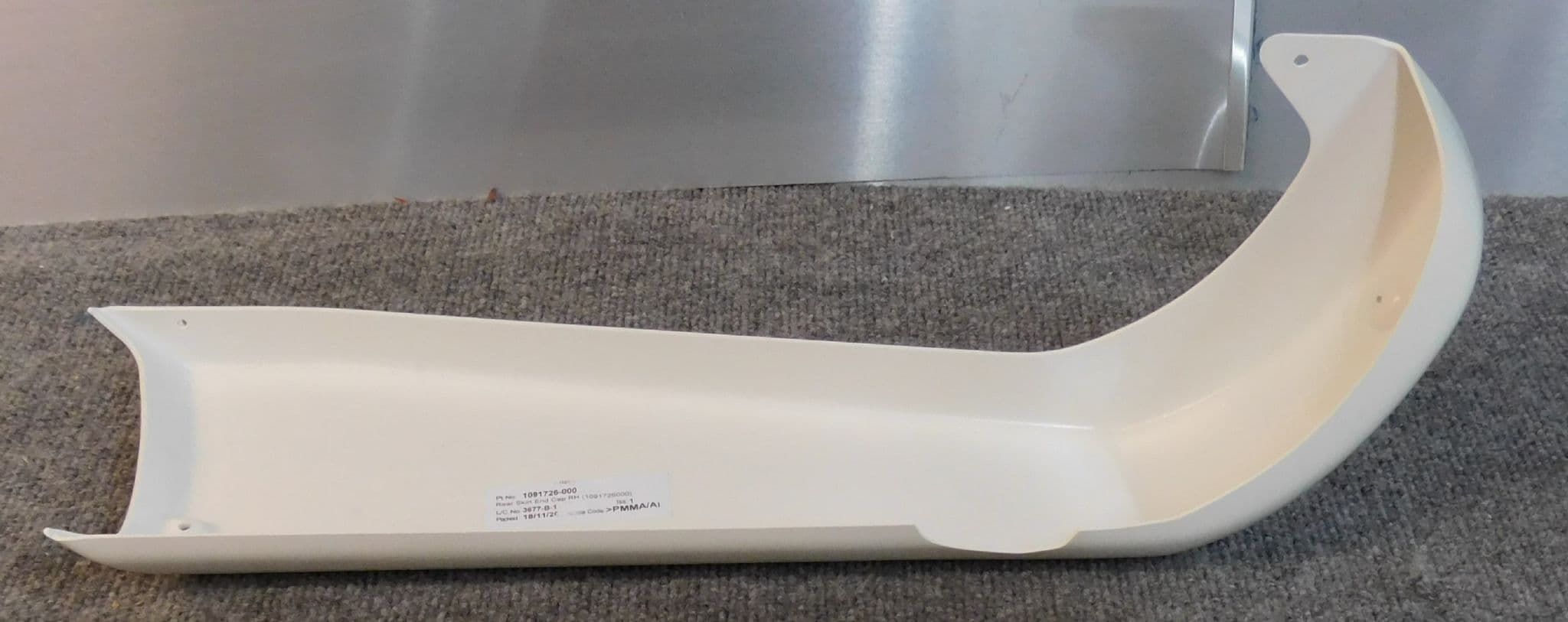 SWIFT rear skirt end cap L/H