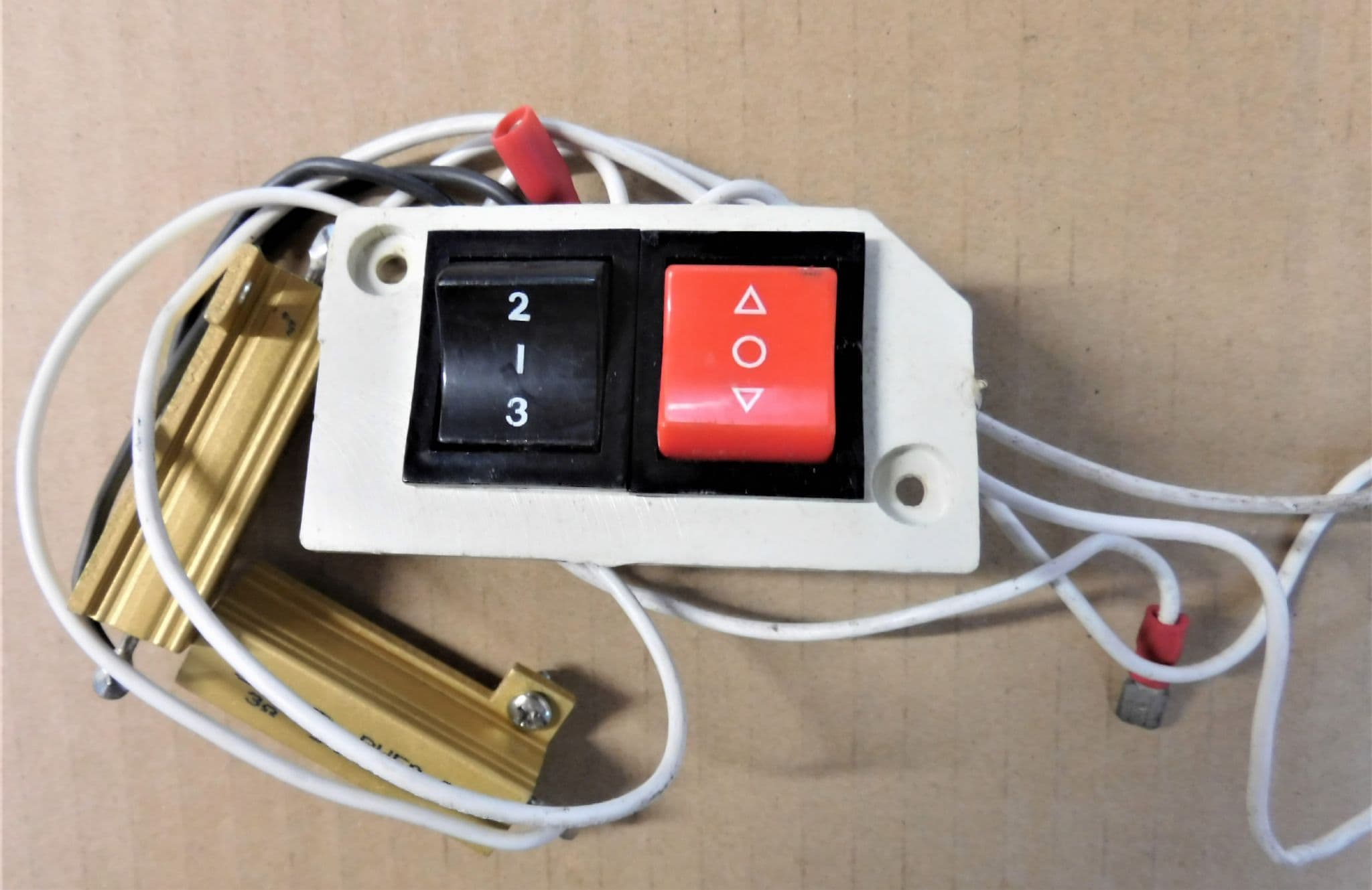 THULE OMNISTOR OMNIVENT 12v switch rooflight skylight