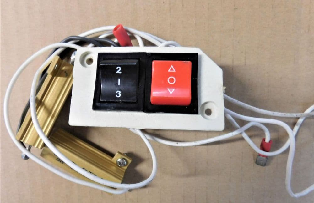 THULE OMNISTOR OMNIVENT 12v switch rooflight skylight