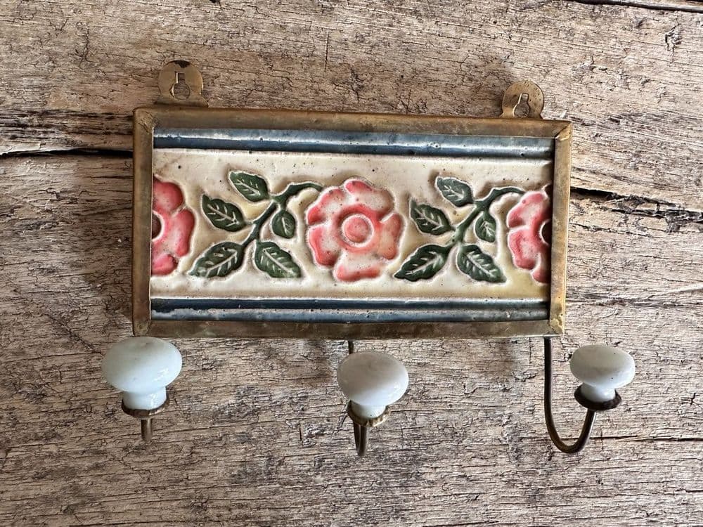 Large Vintage Colonial Tile - Pink flower pattern