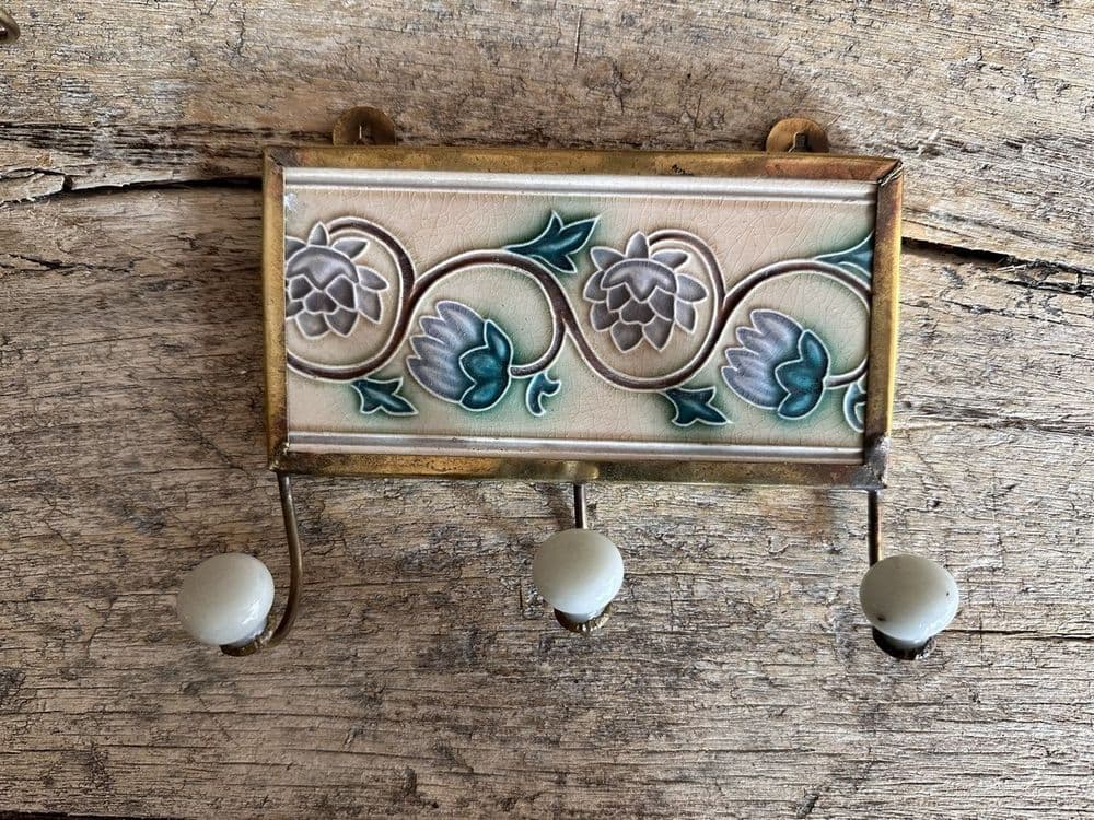 Large Vintage Colonial Tile - Purple Lotus Pattern