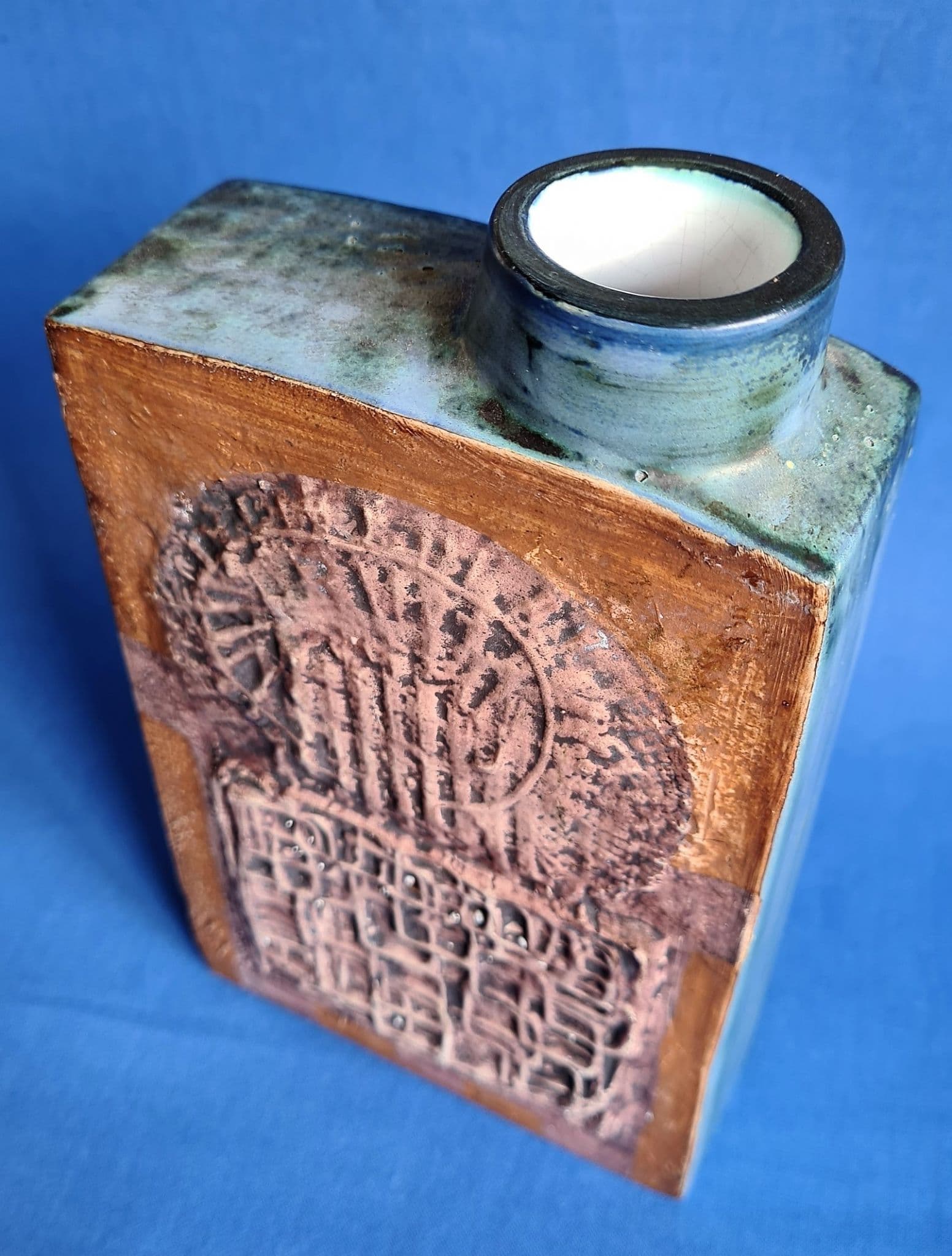 Genuine Troika Pottery St Ives Stove Man Chimney Vase