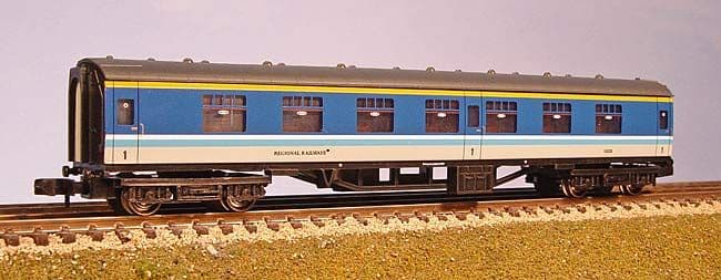 374-155 Graham Farish Mk1 Corridor First FK Regional Railways