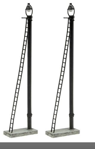 42-561 Scenecraft N Scale Wooden Post Yard Lamps x2