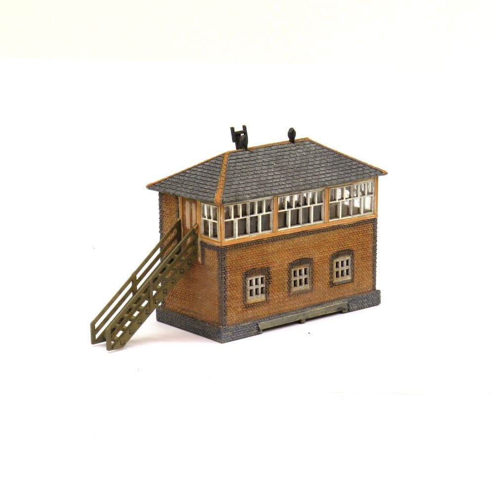 ALTT120 035 Arch Laser GWR Medium Sixed Brick Built Signal Box Kit